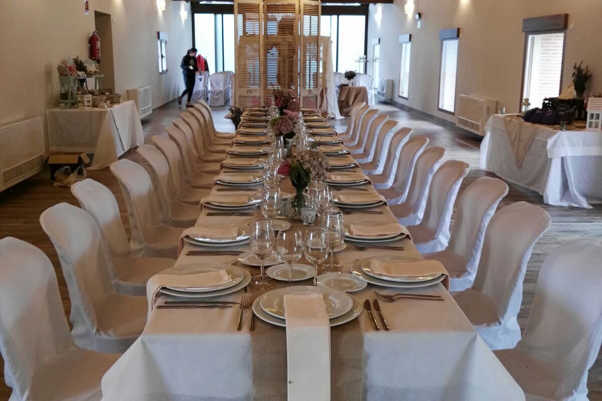 Salón de Eventos - La aldea Colorada